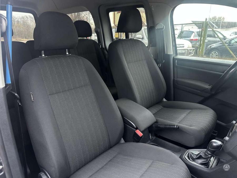 Grey Volkswagen Caddy 2018 in Taurage, with an engine capacity of 1.97 L and mileage of 529 thousand km for 8550 €, photo 13 on AUTOMOTO.COM.LV