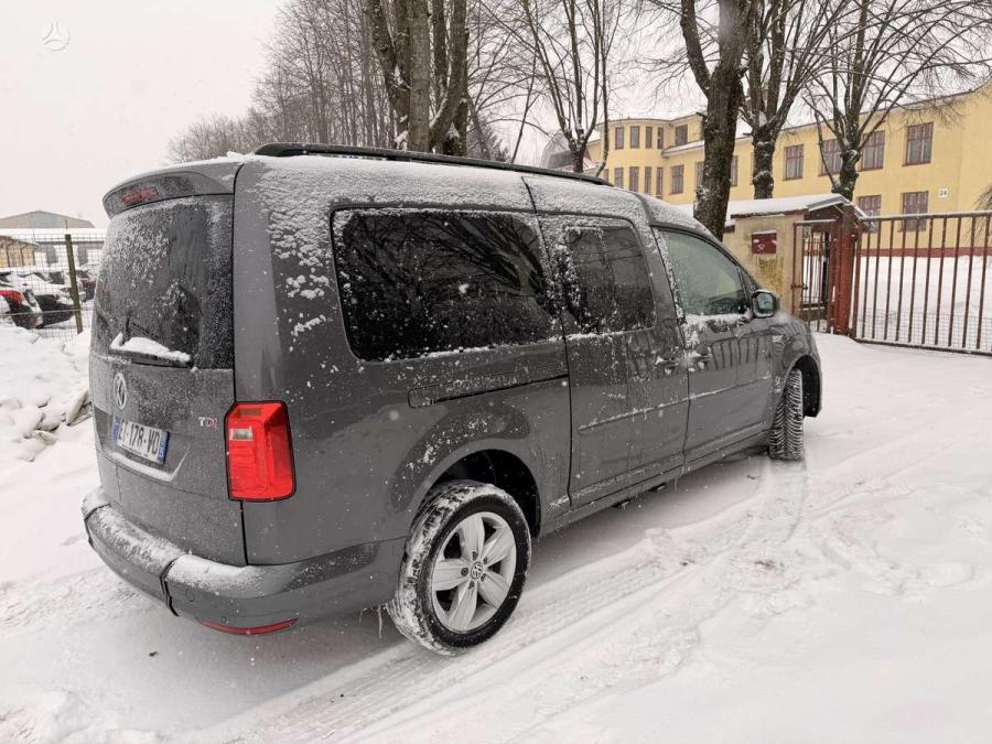 Grey Volkswagen Caddy 2018 in Taurage, with an engine capacity of 1.97 L and mileage of 530 thousand km for 8350 €, photo 5 on AUTOMOTO.COM.LV