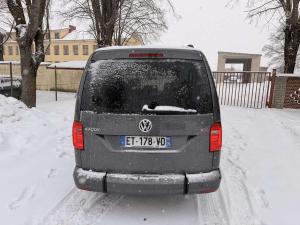 Grey Volkswagen Caddy 2018 in Taurage, with an engine capacity of 1.97 L and mileage of 530 thousand km for 8350 €, photo 6 on AUTOMOTO.COM.LV