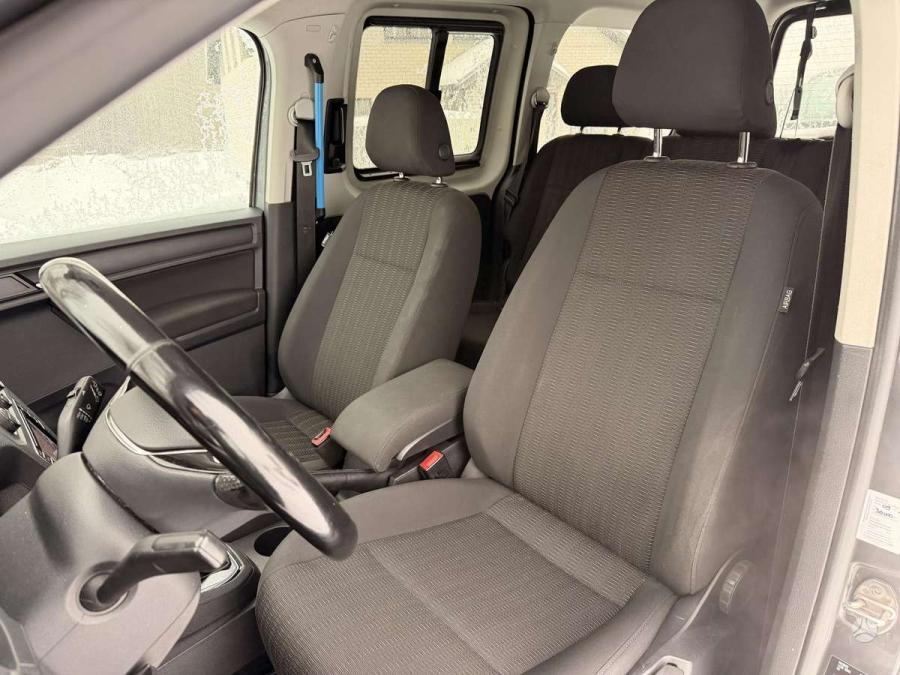 Grey Volkswagen Caddy 2018 in Taurage, with an engine capacity of 1.97 L and mileage of 530 thousand km for 8350 €, photo 12 on AUTOMOTO.COM.LV