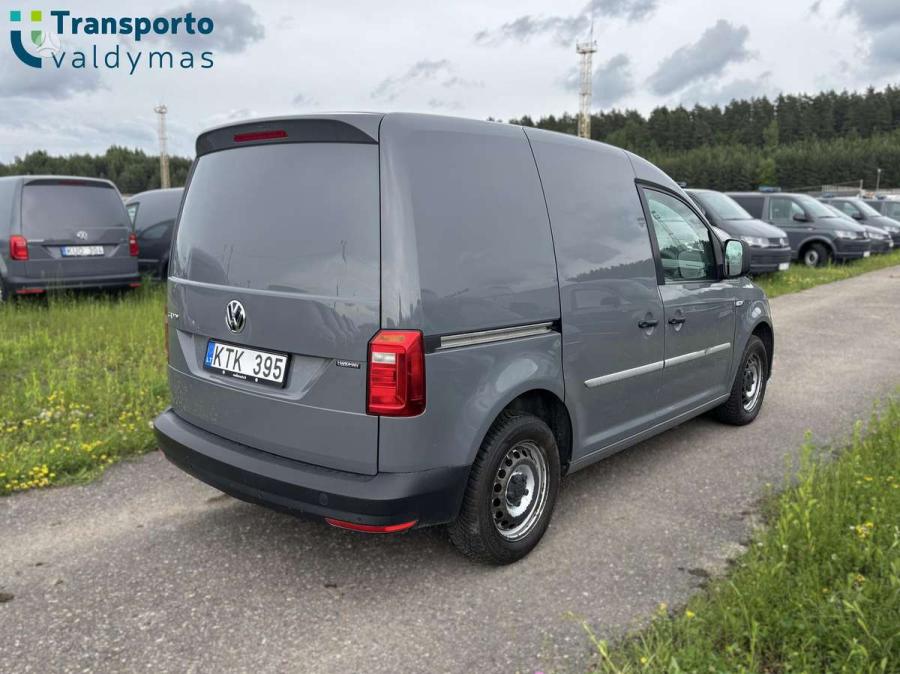 Pelēks Volkswagen Caddy 2018 Viļņa, ar dzinēja tilpumu 1.97 L un nobraukumu 84 tūkst. km par 7000 €, foto 5 vietnē AUTOMOTO.COM.LV
