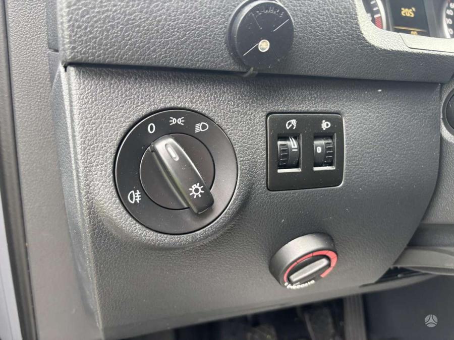 Pelēks Volkswagen Caddy 2018 Viļņa, ar dzinēja tilpumu 1.97 L un nobraukumu 84 tūkst. km par 7000 €, foto 14 vietnē AUTOMOTO.COM.LV