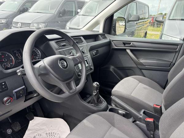 Pelēks Volkswagen Caddy 2018 Viļņa, ar dzinēja tilpumu 1.97 L un nobraukumu 125 tūkst. km par 9400 €, foto 7 vietnē AUTOMOTO.COM.LV