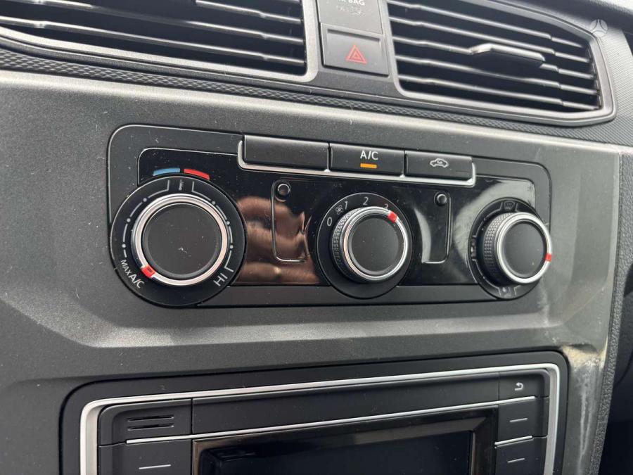 Pelēks Volkswagen Caddy 2018 Viļņa, ar dzinēja tilpumu 1.97 L un nobraukumu 125 tūkst. km par 9400 €, foto 10 vietnē AUTOMOTO.COM.LV