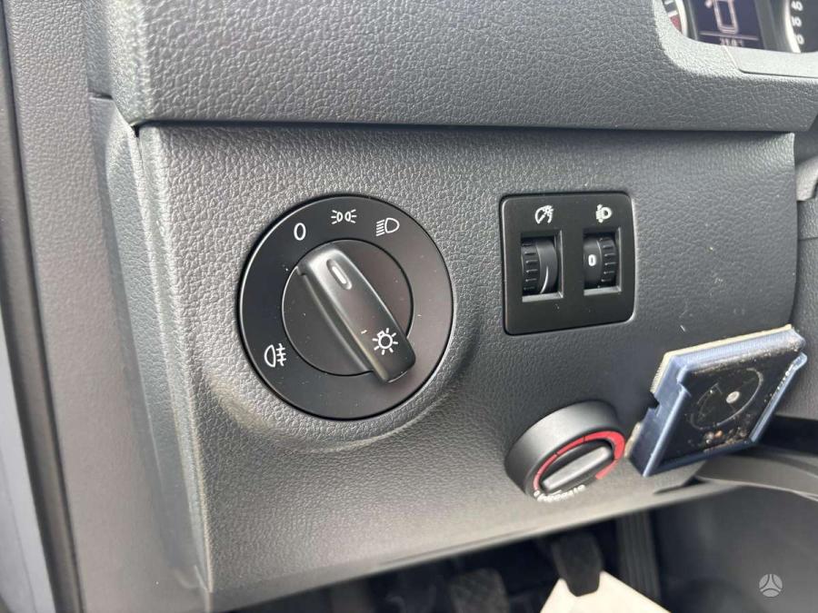 Pelēks Volkswagen Caddy 2018 Viļņa, ar dzinēja tilpumu 1.97 L un nobraukumu 125 tūkst. km par 9400 €, foto 14 vietnē AUTOMOTO.COM.LV