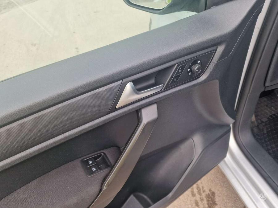 Pelēks Volkswagen Caddy 2018 Kauņa, ar dzinēja tilpumu 1.40 L un nobraukumu 99 tūkst. km par 14990 €, foto 12 vietnē AUTOMOTO.COM.LV