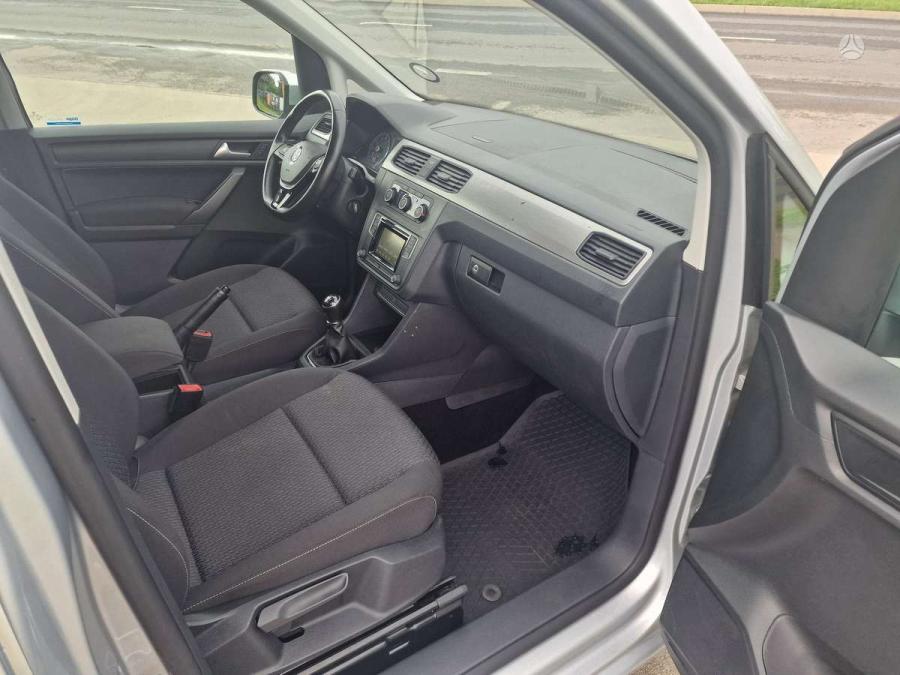 Pelēks Volkswagen Caddy 2018 Kauņa, ar dzinēja tilpumu 1.40 L un nobraukumu 99 tūkst. km par 14990 €, foto 17 vietnē AUTOMOTO.COM.LV