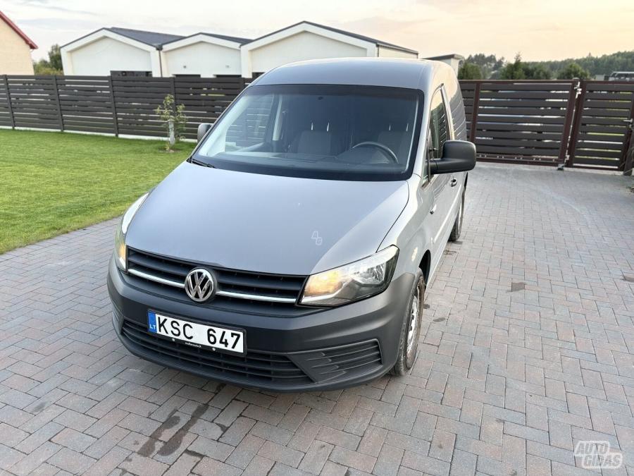 Grey Volkswagen Caddy 2018 in Vilnius, with an engine capacity of 2.00 L and mileage of 162 thousand km for 7900 €, photo 3 on AUTOMOTO.COM.LV