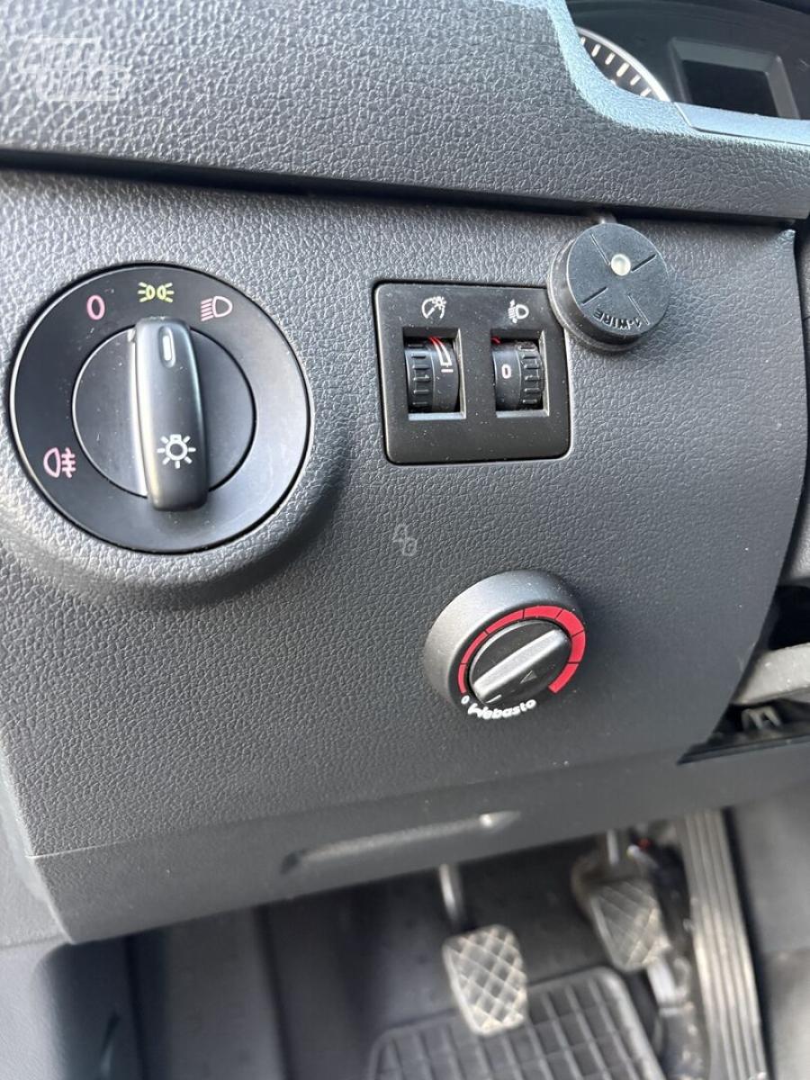 Grey Volkswagen Caddy 2018 in Vilnius, with an engine capacity of 2.00 L and mileage of 162 thousand km for 7900 €, photo 16 on AUTOMOTO.COM.LV