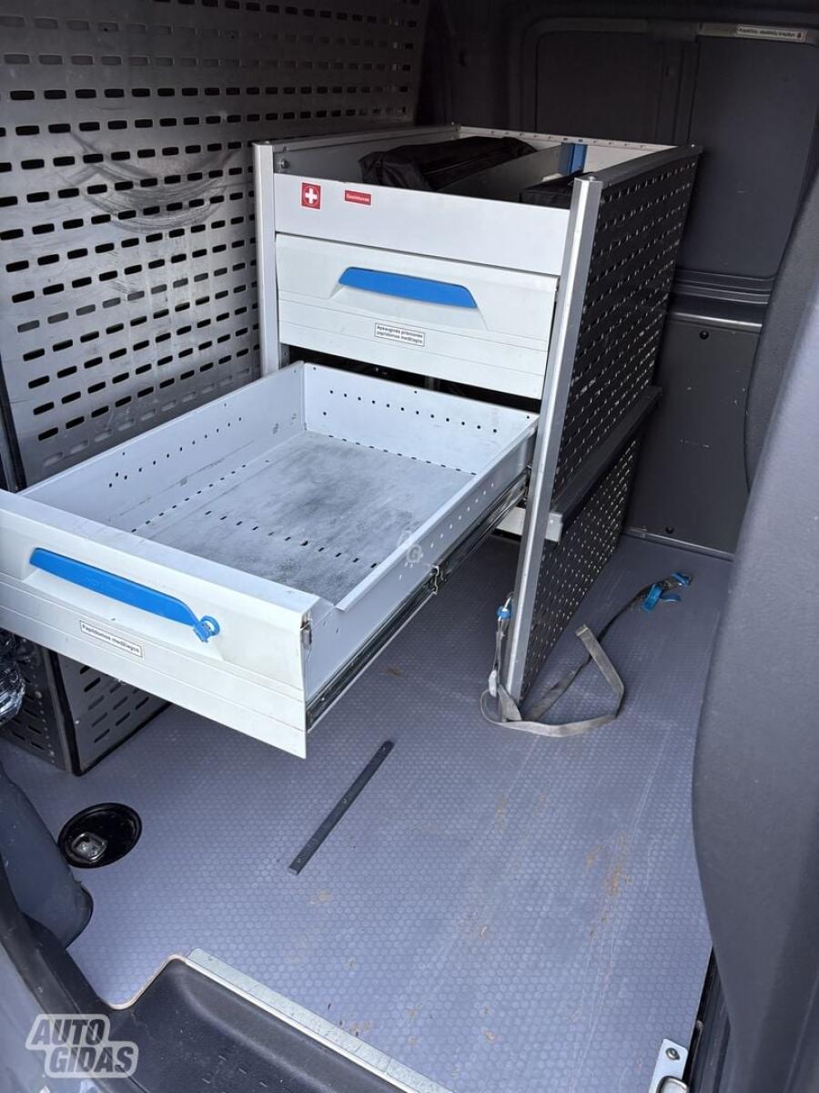 Grey Volkswagen Caddy 2018 in Vilnius, with an engine capacity of 2.00 L and mileage of 162 thousand km for 7900 €, photo 21 on AUTOMOTO.COM.LV