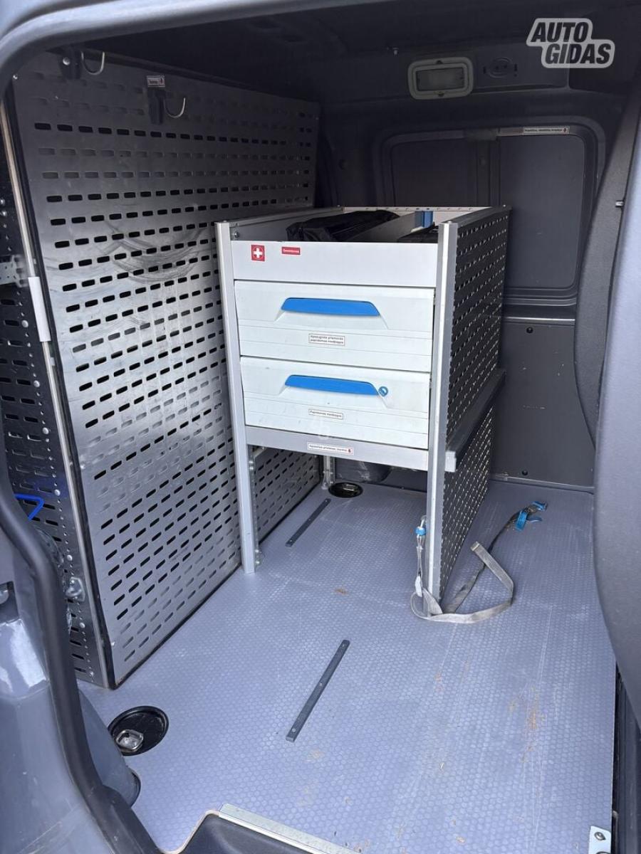 Grey Volkswagen Caddy 2018 in Vilnius, with an engine capacity of 2.00 L and mileage of 162 thousand km for 7900 €, photo 22 on AUTOMOTO.COM.LV