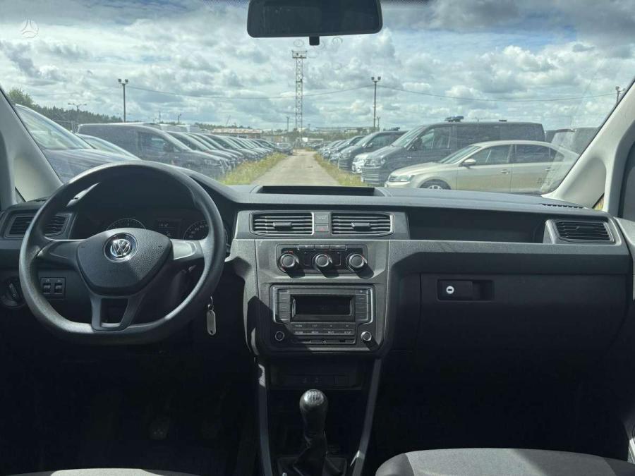 Grey Volkswagen Caddy 2018 in Vilnius, with an engine capacity of 1.97 L and mileage of 127 thousand km for 8400 €, photo 9 on AUTOMOTO.COM.LV