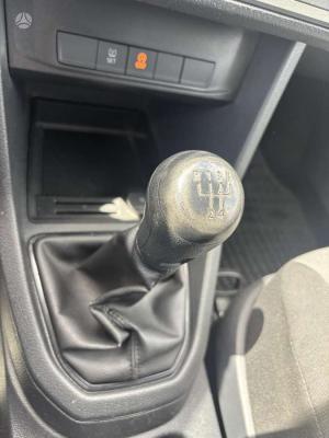 Grey Volkswagen Caddy 2018 in Vilnius, with an engine capacity of 1.97 L and mileage of 127 thousand km for 8400 €, photo 15 on AUTOMOTO.COM.LV