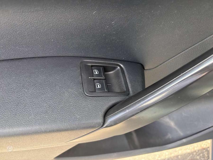Grey Volkswagen Caddy 2018 in Vilnius, with an engine capacity of 1.97 L and mileage of 127 thousand km for 8400 €, photo 17 on AUTOMOTO.COM.LV
