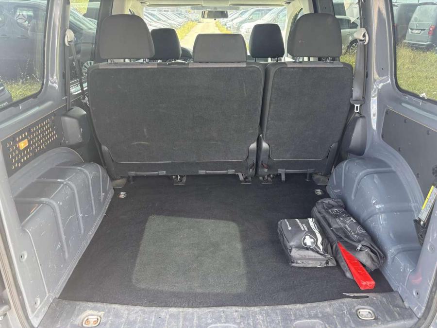 Grey Volkswagen Caddy 2018 in Vilnius, with an engine capacity of 1.97 L and mileage of 127 thousand km for 8400 €, photo 20 on AUTOMOTO.COM.LV