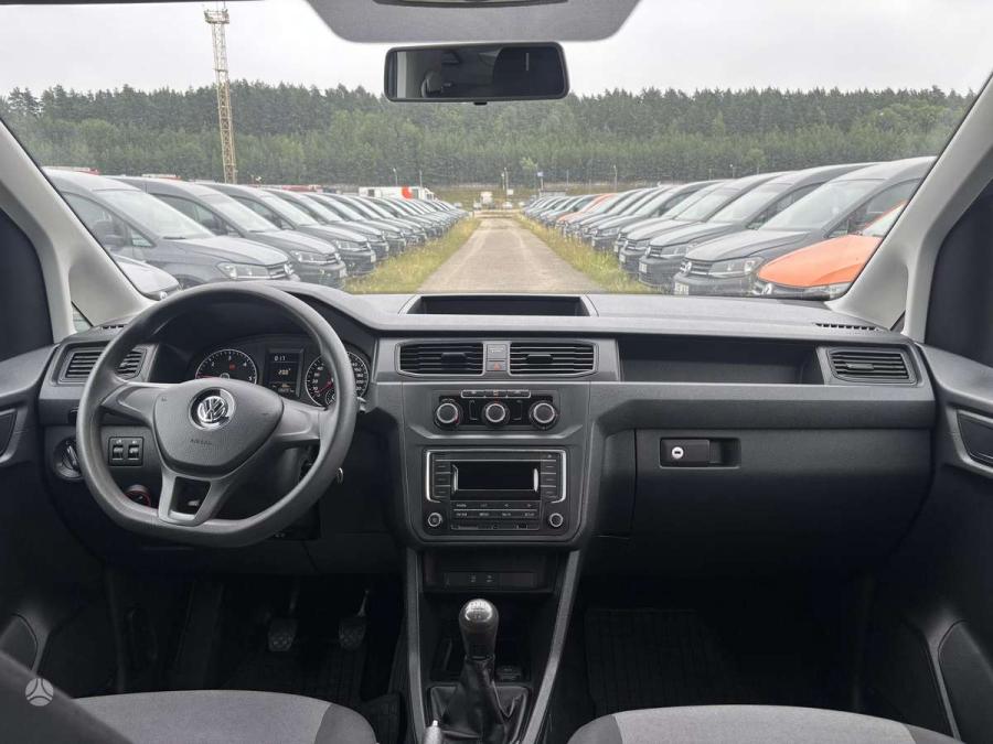 Grey Volkswagen Caddy 2018 in Vilnius, with an engine capacity of 1.97 L and mileage of 136 thousand km for 7000 €, photo 9 on AUTOMOTO.COM.LV