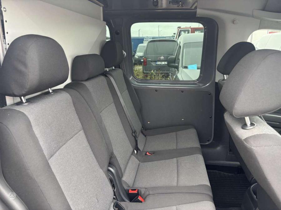 Grey Volkswagen Caddy 2018 in Vilnius, with an engine capacity of 1.97 L and mileage of 136 thousand km for 7000 €, photo 11 on AUTOMOTO.COM.LV