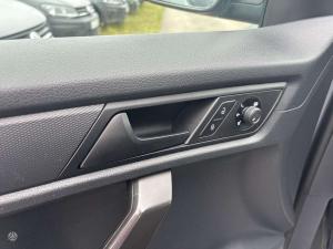 Grey Volkswagen Caddy 2018 in Vilnius, with an engine capacity of 1.97 L and mileage of 136 thousand km for 7000 €, photo 16 on AUTOMOTO.COM.LV