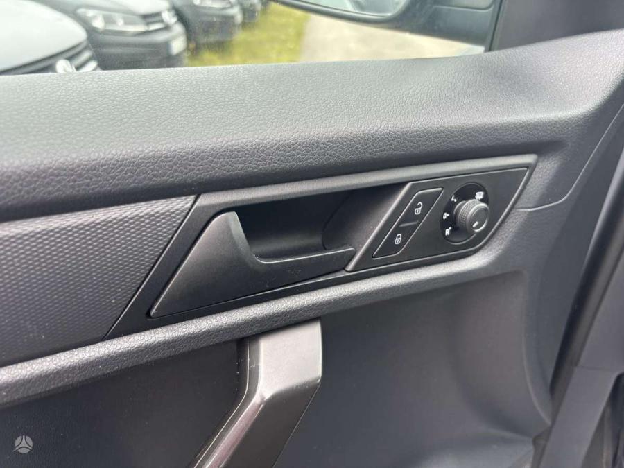 Grey Volkswagen Caddy 2018 in Vilnius, with an engine capacity of 1.97 L and mileage of 136 thousand km for 7000 €, photo 16 on AUTOMOTO.COM.LV