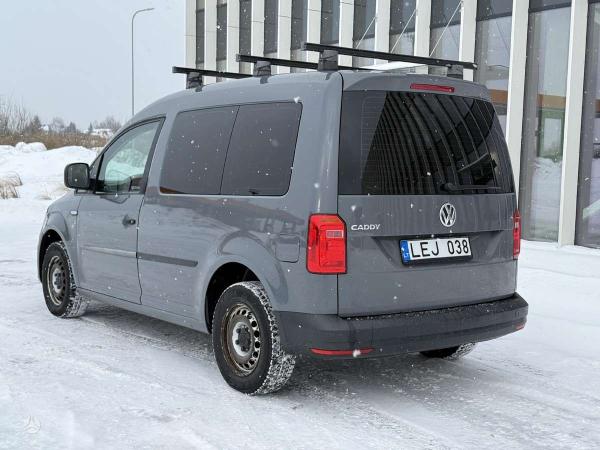 Grey Volkswagen Caddy 2019 in Vilnius, with an engine capacity of 1.97 L and mileage of 244 thousand km for 7400 €, photo 6 on AUTOMOTO.COM.LV