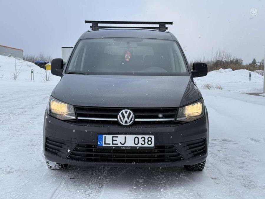 Grey Volkswagen Caddy 2019 in Vilnius, with an engine capacity of 1.97 L and mileage of 244 thousand km for 7400 €, photo 9 on AUTOMOTO.COM.LV