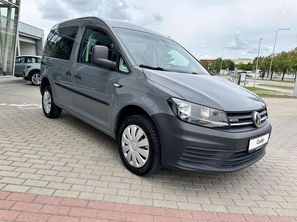 Grey Volkswagen Caddy 2019 in Siauliai, with an engine capacity of 1.97 L and mileage of 114 thousand km for 13900 €, photo 4 on AUTOMOTO.COM.LV