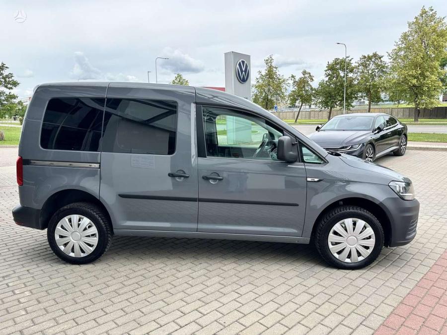 Grey Volkswagen Caddy 2019 in Siauliai, with an engine capacity of 1.97 L and mileage of 114 thousand km for 13900 €, photo 6 on AUTOMOTO.COM.LV