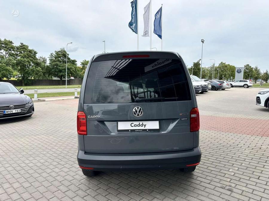 Grey Volkswagen Caddy 2019 in Siauliai, with an engine capacity of 1.97 L and mileage of 114 thousand km for 13900 €, photo 9 on AUTOMOTO.COM.LV