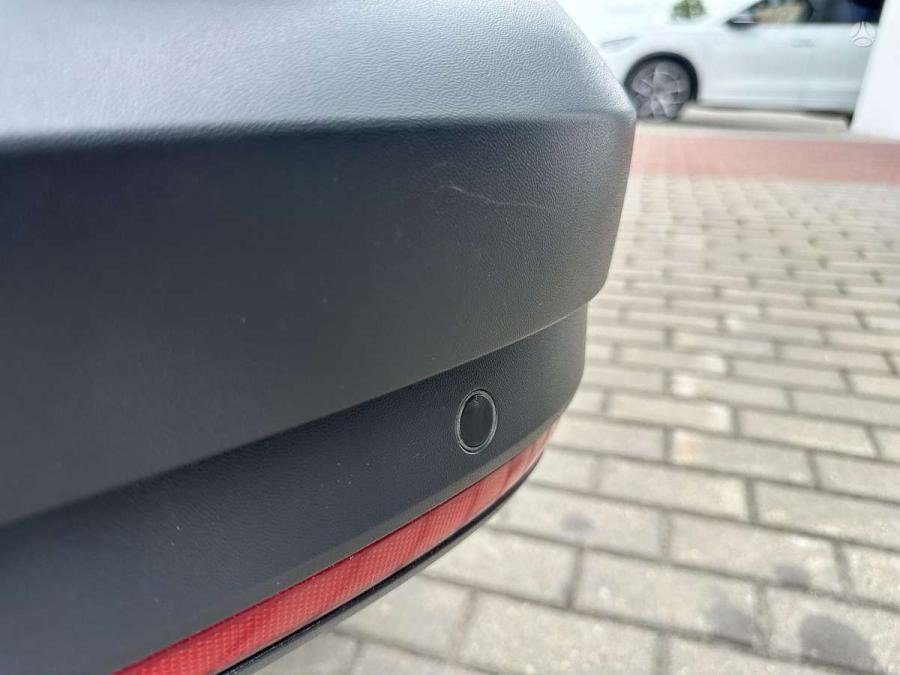 Grey Volkswagen Caddy 2019 in Siauliai, with an engine capacity of 1.97 L and mileage of 114 thousand km for 13900 €, photo 10 on AUTOMOTO.COM.LV