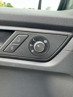 Grey Volkswagen Caddy 2019 in Siauliai, with an engine capacity of 1.97 L and mileage of 114 thousand km for 13900 €, photo 17 on AUTOMOTO.COM.LV