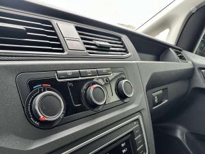 Grey Volkswagen Caddy 2019 in Siauliai, with an engine capacity of 1.97 L and mileage of 114 thousand km for 13900 €, photo 21 on AUTOMOTO.COM.LV