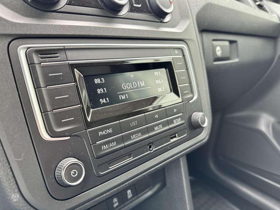 Grey Volkswagen Caddy 2019 in Siauliai, with an engine capacity of 1.97 L and mileage of 114 thousand km for 13900 €, photo 22 on AUTOMOTO.COM.LV