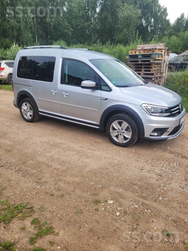 Pelēks Volkswagen Caddy 2019 Valmiera, ar dzinēja tilpumu 2.00 L un nobraukumu 38 tūkst. km par 15000 €, foto 3 vietnē AUTOMOTO.COM.LV