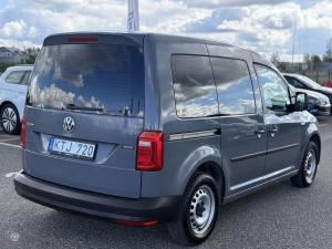 Grey Volkswagen Caddy 2019 in Vilnius, with an engine capacity of 1.97 L and mileage of 170 thousand km for 9999 €, photo 5 on AUTOMOTO.COM.LV