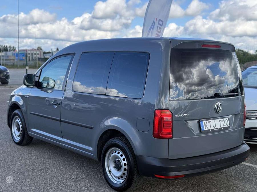 Grey Volkswagen Caddy 2019 in Vilnius, with an engine capacity of 1.97 L and mileage of 170 thousand km for 9999 €, photo 23 on AUTOMOTO.COM.LV