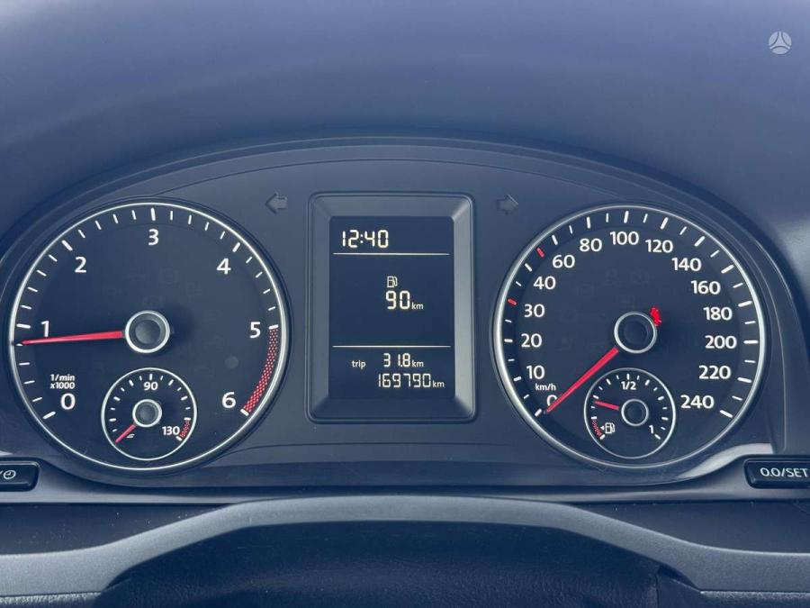Grey Volkswagen Caddy 2019 in Vilnius, with an engine capacity of 1.97 L and mileage of 170 thousand km for 9999 €, photo 24 on AUTOMOTO.COM.LV