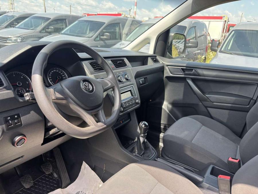 Grey Volkswagen Caddy 2019 in Vilnius, with an engine capacity of 1.97 L and mileage of 153 thousand km for 8000 €, photo 8 on AUTOMOTO.COM.LV