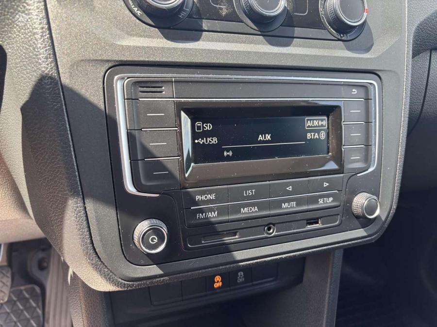 Grey Volkswagen Caddy 2019 in Vilnius, with an engine capacity of 1.97 L and mileage of 153 thousand km for 8000 €, photo 15 on AUTOMOTO.COM.LV