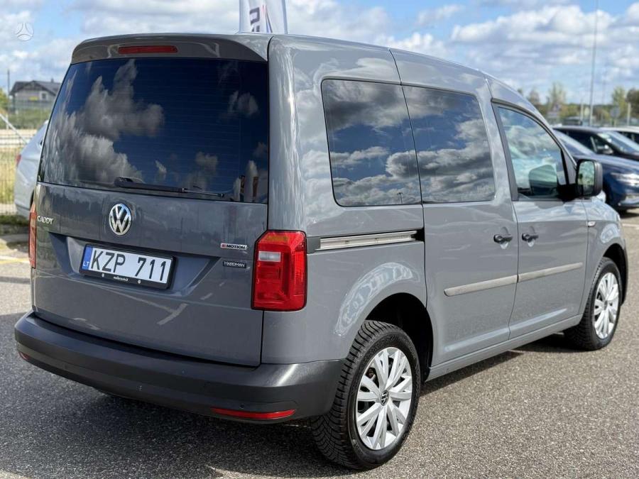 Pelēks Volkswagen Caddy 2019 Viļņa, ar dzinēja tilpumu 1.97 L un nobraukumu 185 tūkst. km par 11999 €, foto 5 vietnē AUTOMOTO.COM.LV