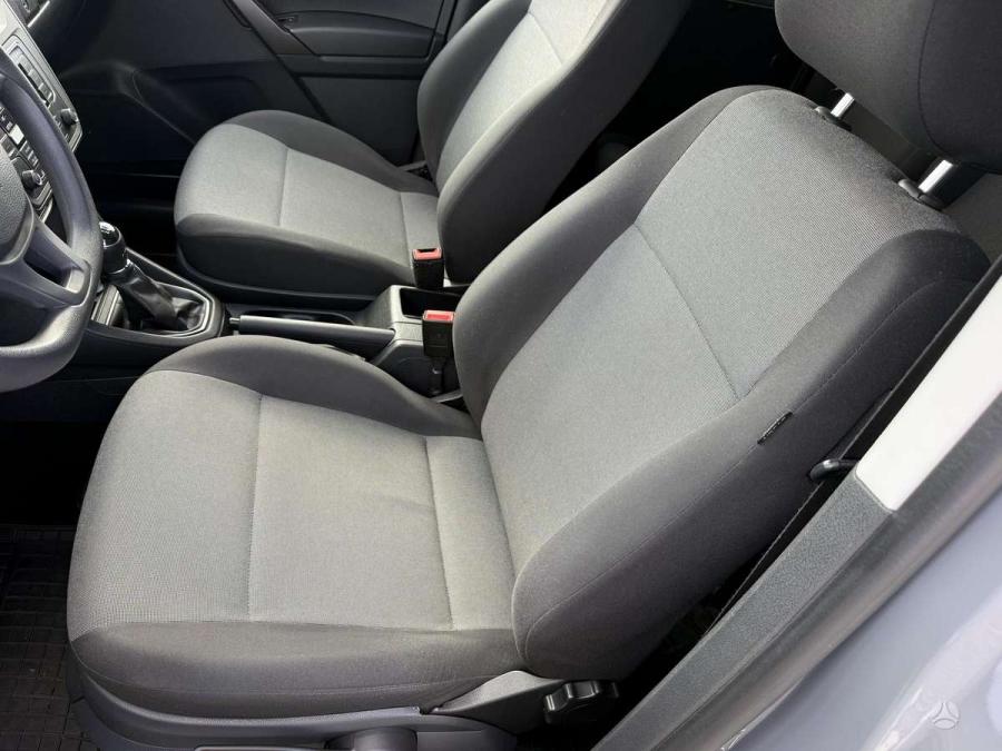 Grey Volkswagen Caddy 2019 in Vilnius, with an engine capacity of 1.97 L and mileage of 185 thousand km for 11999 €, photo 18 on AUTOMOTO.COM.LV