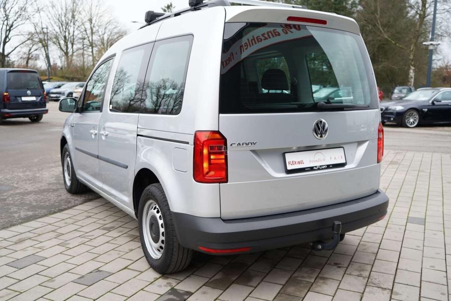 Grey Volkswagen Caddy 2020 in Kaunas, with an engine capacity of 1.00 L and mileage of 75 thousand km for 22349 €, photo 2 on AUTOMOTO.COM.LV