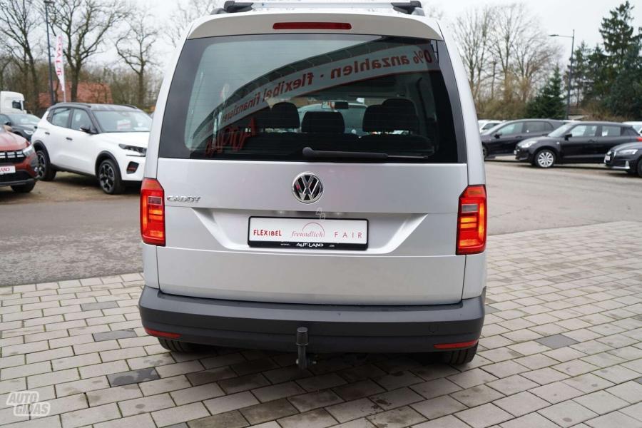 Grey Volkswagen Caddy 2020 in Kaunas, with an engine capacity of 1.00 L and mileage of 75 thousand km for 22349 €, photo 3 on AUTOMOTO.COM.LV