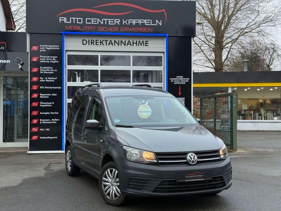 Grey Volkswagen Caddy 2020 in Kaunas, with an engine capacity of 2.00 L and mileage of 94 thousand km for 21688 €, photo 1 on AUTOMOTO.COM.LV
