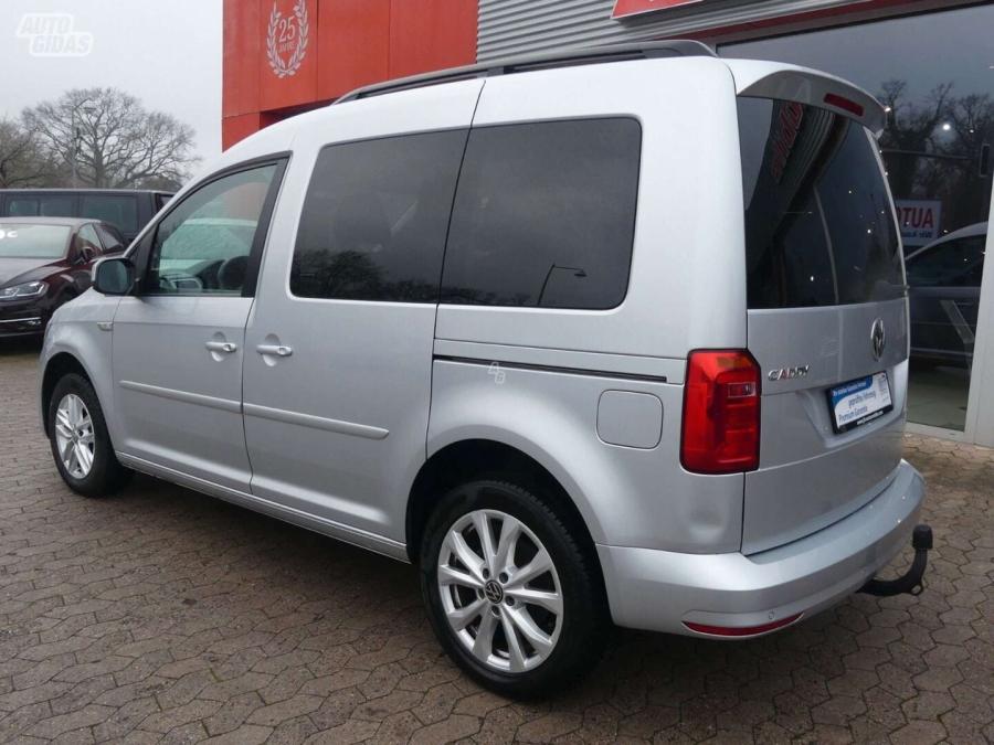 Grey Volkswagen Caddy 2020 in Kaunas, with an engine capacity of 2.00 L and mileage of 65 thousand km for 22630 €, photo 3 on AUTOMOTO.COM.LV