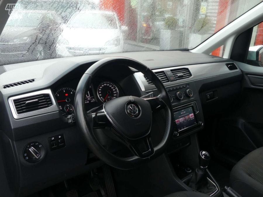Grey Volkswagen Caddy 2020 in Kaunas, with an engine capacity of 2.00 L and mileage of 65 thousand km for 22630 €, photo 11 on AUTOMOTO.COM.LV