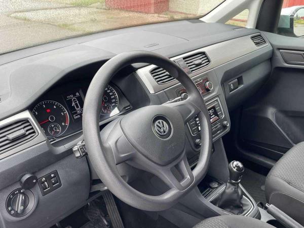 Pelēks Volkswagen Caddy 2020 Ukmergė, ar dzinēja tilpumu 1.97 L un nobraukumu 82 tūkst. km par 18500 €, foto 6 vietnē AUTOMOTO.COM.LV