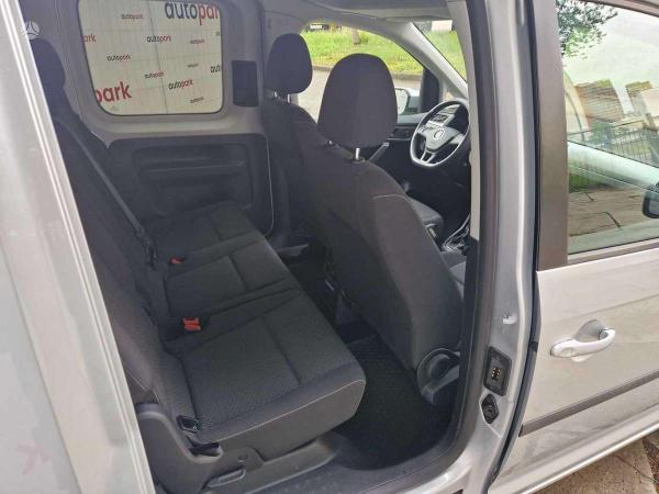Grey Volkswagen Caddy 2020 in Vilnius, with an engine capacity of 1.97 L and mileage of 132 thousand km for 17900 €, photo 6 on AUTOMOTO.COM.LV