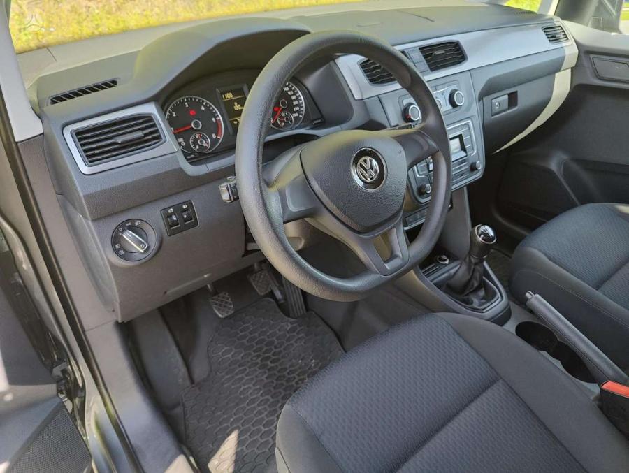 Pelēks Volkswagen Caddy 2020 Kauņa, ar dzinēja tilpumu 2.00 L un nobraukumu 230 tūkst. km par 9999 €, foto 9 vietnē AUTOMOTO.COM.LV