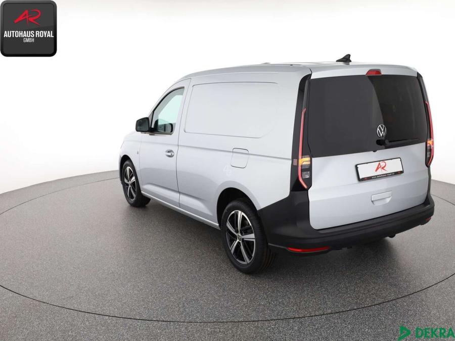 Grey Volkswagen Caddy 2021 in Kaunas, with an engine capacity of 2.00 L and mileage of 77 thousand km for 26232 €, photo 3 on AUTOMOTO.COM.LV