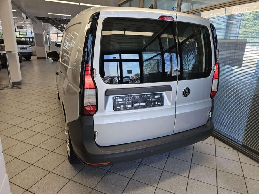 Grey Volkswagen Caddy 2021 in Kaunas, with an engine capacity of 2.00 L and mileage of 18 thousand km for 21594 €, photo 5 on AUTOMOTO.COM.LV